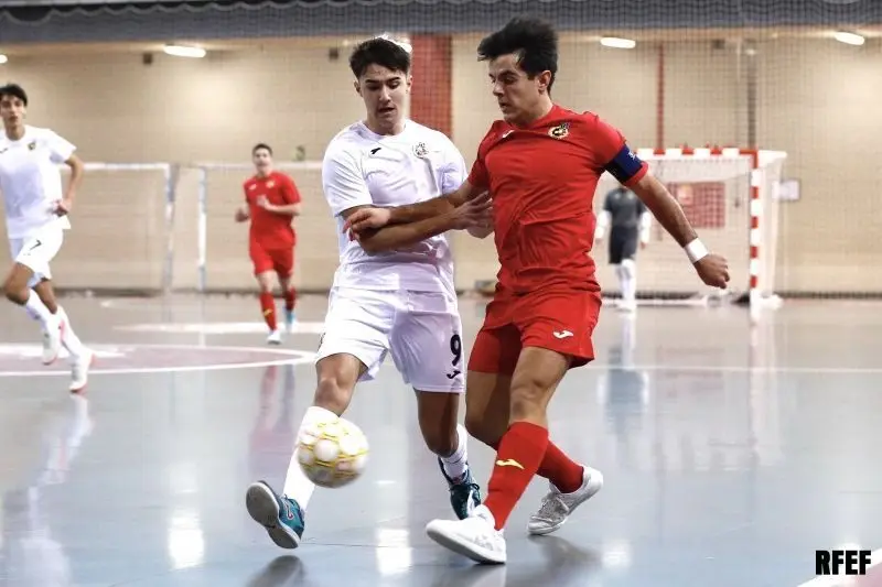 Adrián Rivera, primer fichaje del Fútbol Emotion Zaragoza