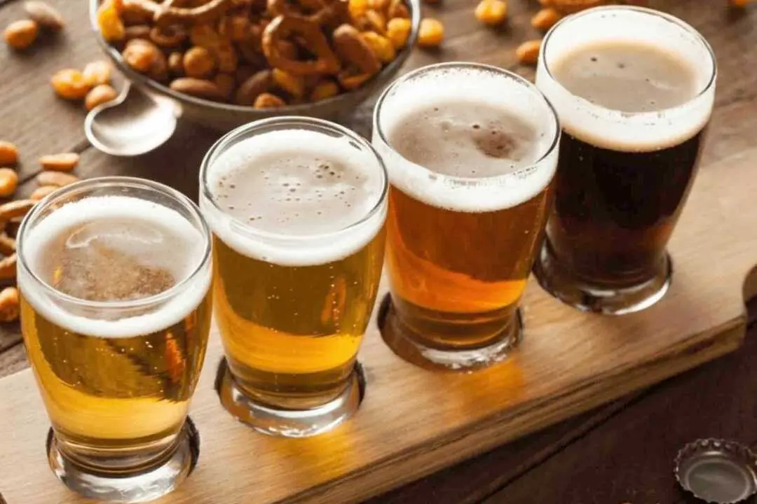 ¿Qué cervezas hinchan menos el estómago? Guía para disfrutar sin molestias